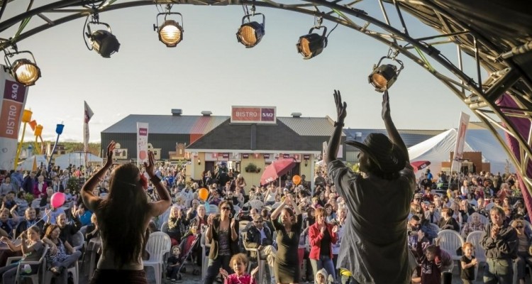 Festival des traditions du monde de Sherbrooke: tout en éclat et en ...